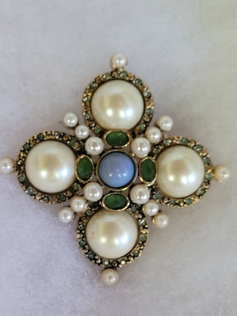 Monet Marvelous Maltese Cross Vintage Glam – Wink at the World
